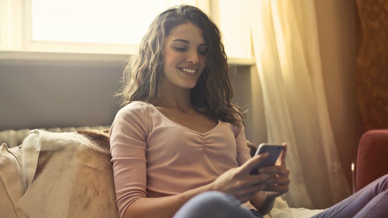 Je nevinný flirt na sociálních sítích nevěra? | Stream