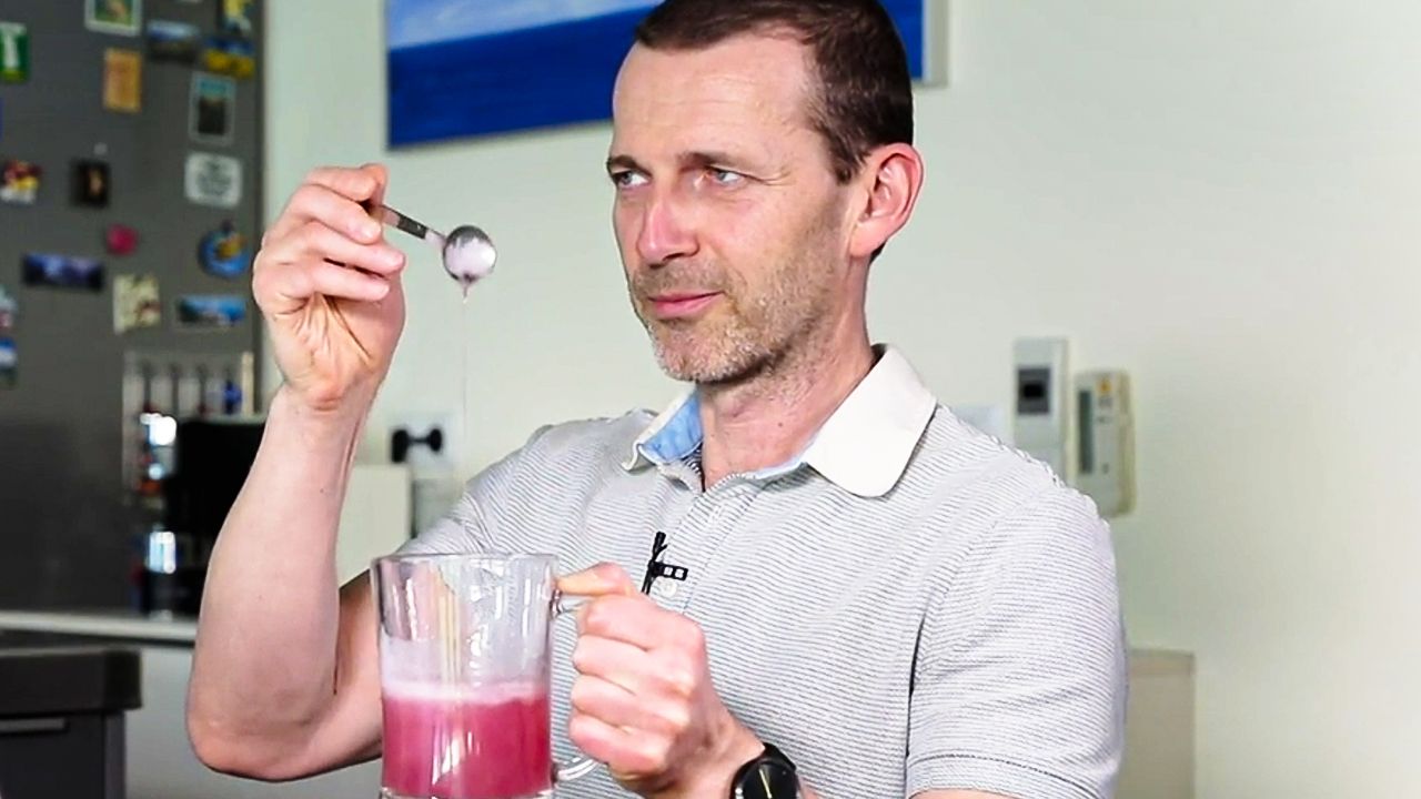 BONUS: Co se stane s růžovými bonbony Skinny Gummy v žaludku? | Stream